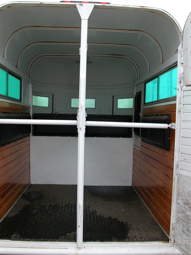 1986 Stidham 2 Horse Straight Load as is