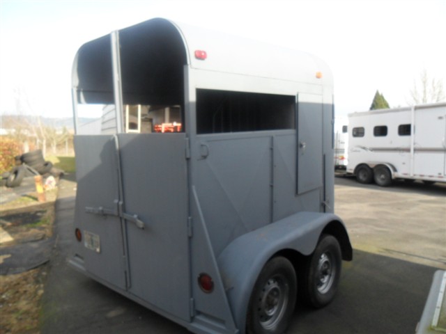 1972 Premier 2 horse straight load