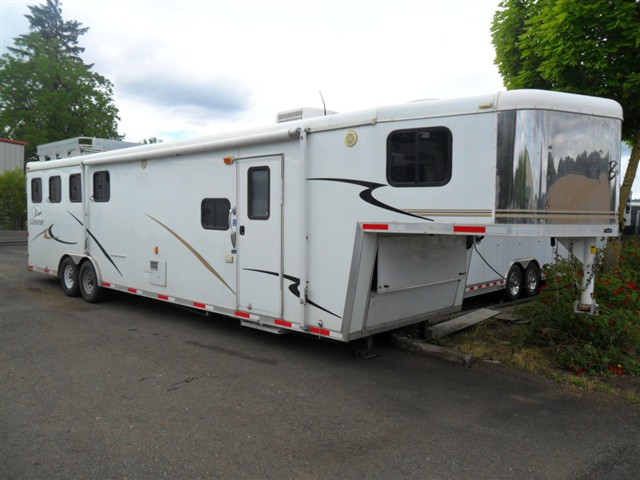 2007 Bison 8410 SE 4 Horse LQ SLIDEOUT