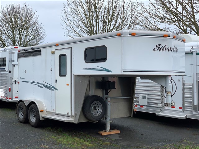2005 SilverLite 2 Horse Slant
