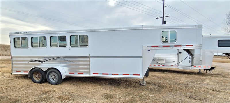 2010 Featherlite 8533
