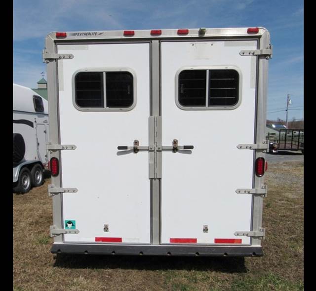 2000 Featherlite 8541 3H GN - Solidly built & Affordable!