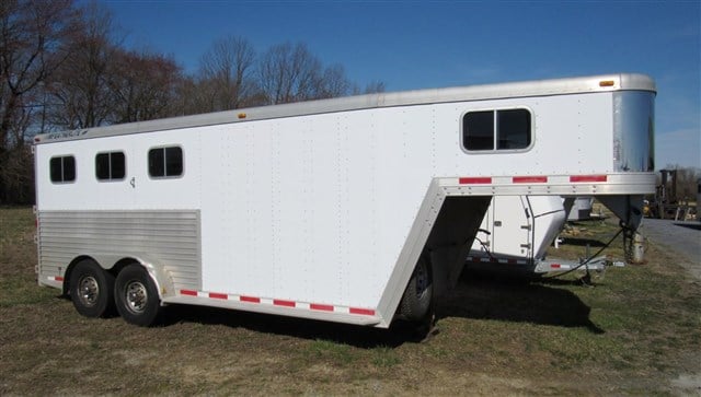 2000 Featherlite 8541 3H GN - Solidly built & Affordable!