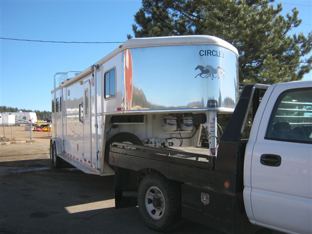 2006 Circle J 3H LQ GN Horse Trailer