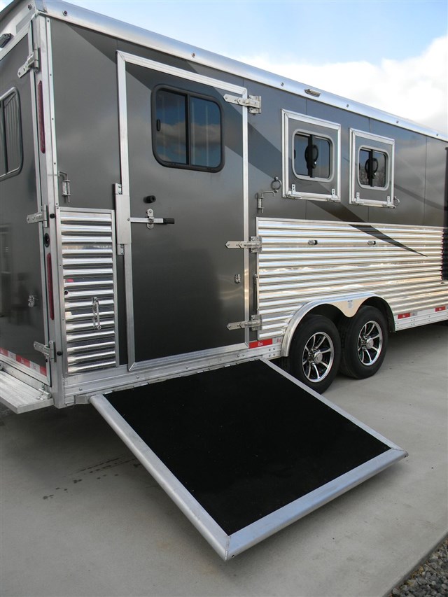 2017 Bison Premiere 8317PRRSL