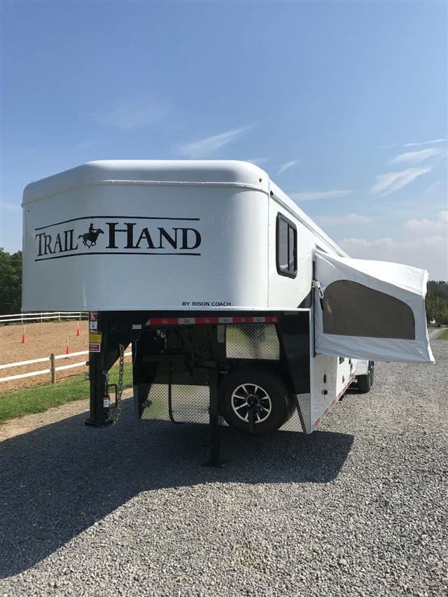 2018 Bison 7311 Bison Trail Hand Tip Out
