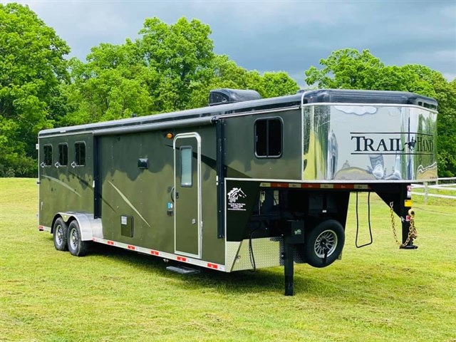 2020 Bison Trail Hand 3 Horse with 11' Living Quarters Video!