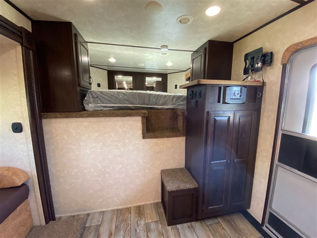 2020 Bison Bison Ranger 3 Horse with 13' Living Quarters Bar