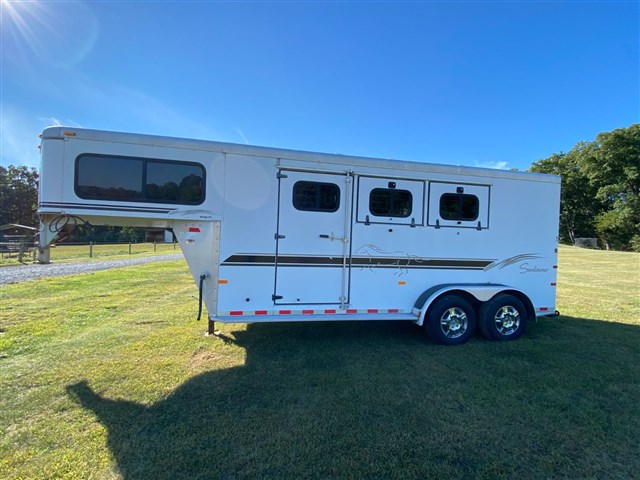2000 Sundowner 3 Horse Gooseneck with weekender package
