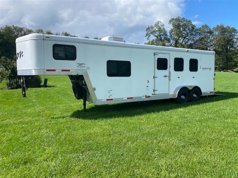 2012 Bison Stratus LT 7308 7' wide 3 horse 8' LQ