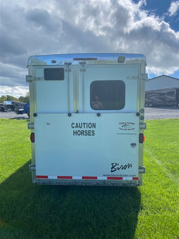 2012 Bison Stratus LT 7308 7' wide 3 horse 8' LQ