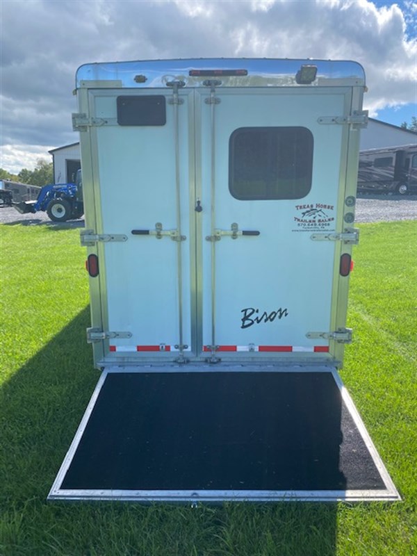 2012 Bison Stratus LT 7308 7' wide 3 horse 8' LQ