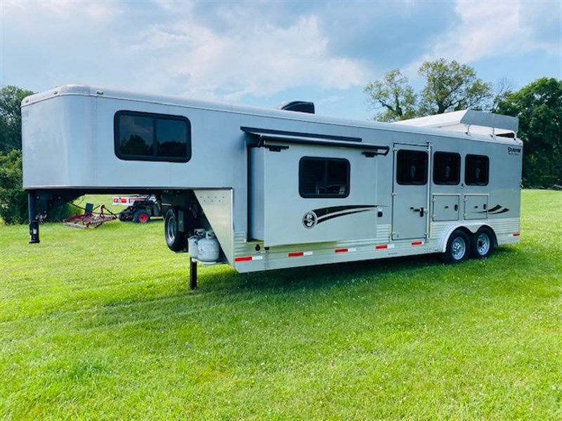 2021 Shadow Pro Series 8310 slide out