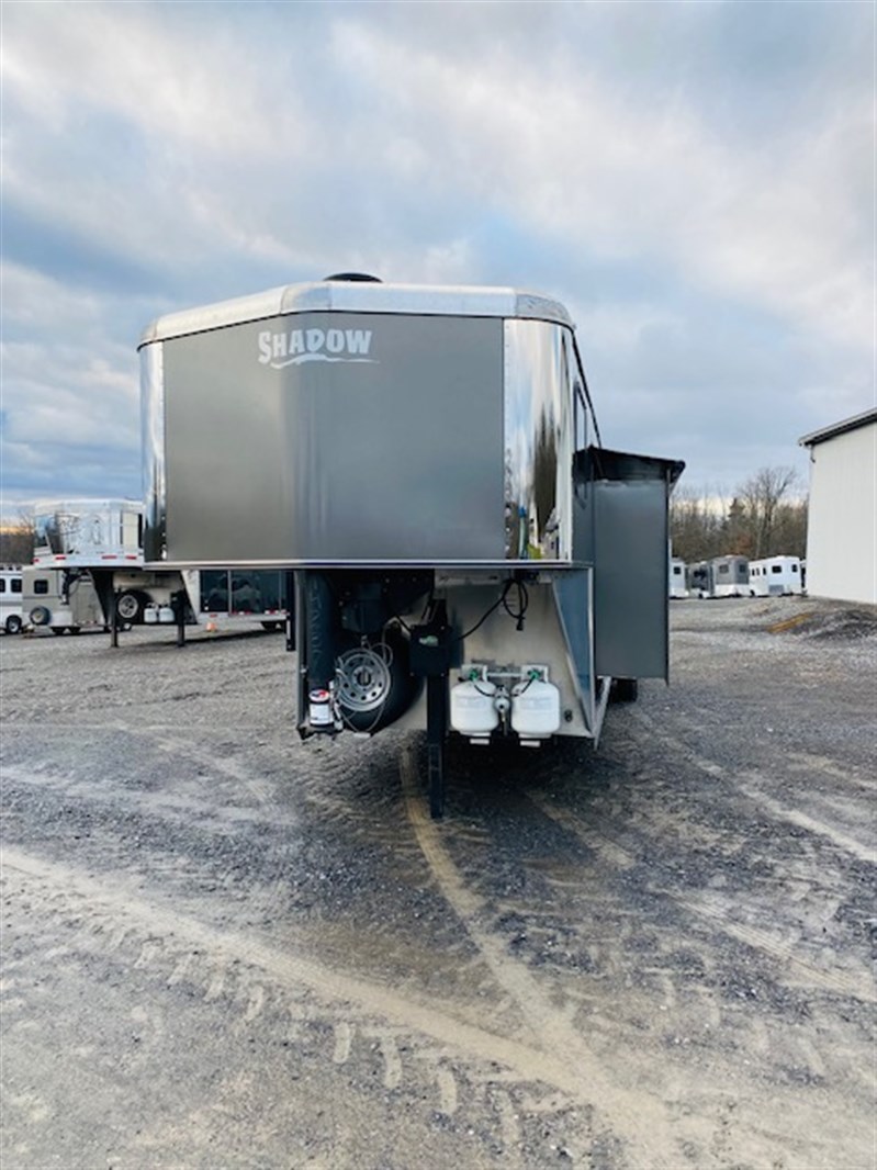 2023 Shadow 3 horsr 9'LQ with slide out