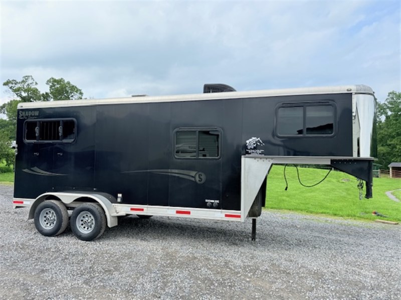 2018 Shadow Pro Series 2 horse weekender LQ