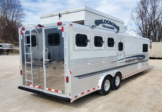 2002 Bloomer 4H 10.5' Trail Boss Conversion LQ w/Pod & Gen