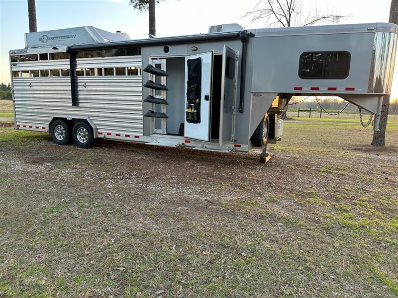 2019 Cimarron 26' Stock Combo, 9' LQ, One Owner