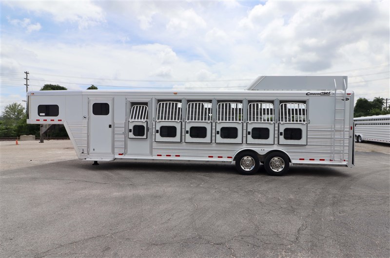 2009 Cimarron 6 Horse Stock Combo, Hay Rack, Rear Ramp