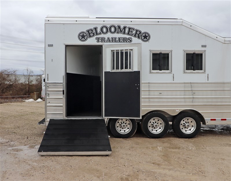 2025 Bloomer 4H 13'11'' Trail Boss LQ, Generator, Mangers, Ramp