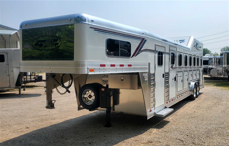 2026 4 Star 6H, Trainer Trainer Deluxe, WERM floor, Int. Pod