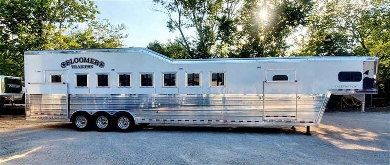 2026 Bloomer 8 Horse, Trainer Trailer, Air Ride, Integrated Pod