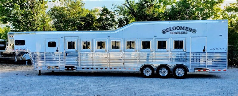 2026 Bloomer 8 Horse, Trainer Trailer, Air Ride, Integrated Pod