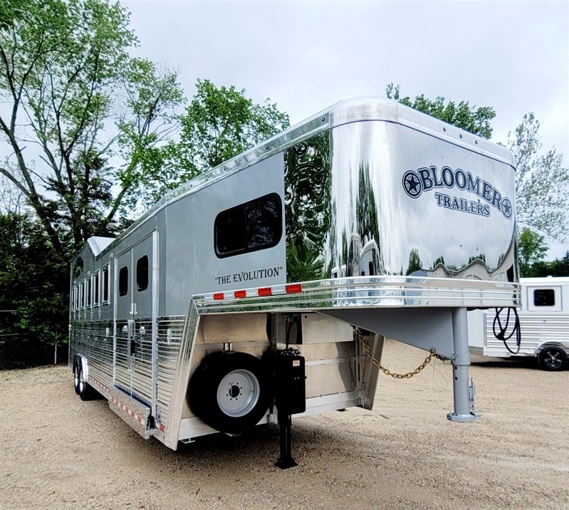 2026 Bloomer 6H, Trainer Trainer Deluxe, Integrated Pod