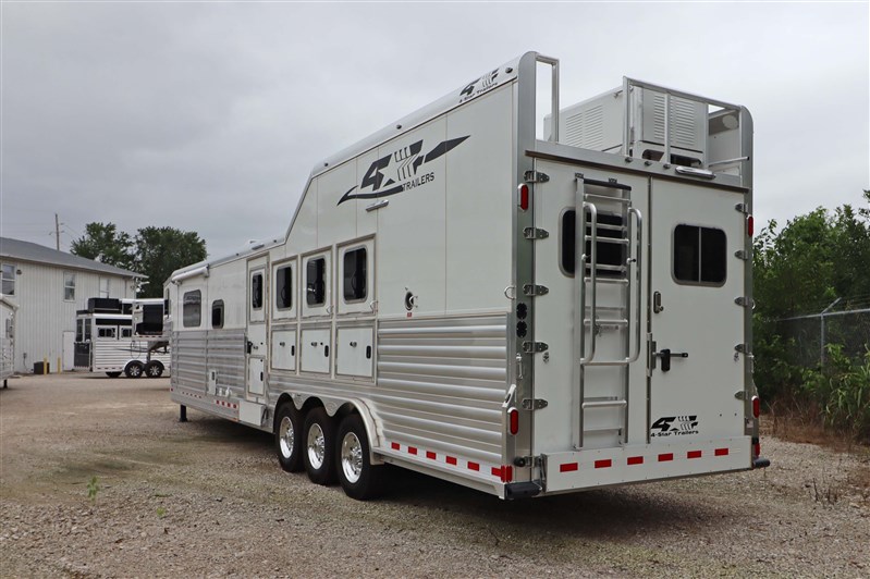 2026 4 Star 4H, 15'9'' TRAIL BOSS LQ, Slide, Generator