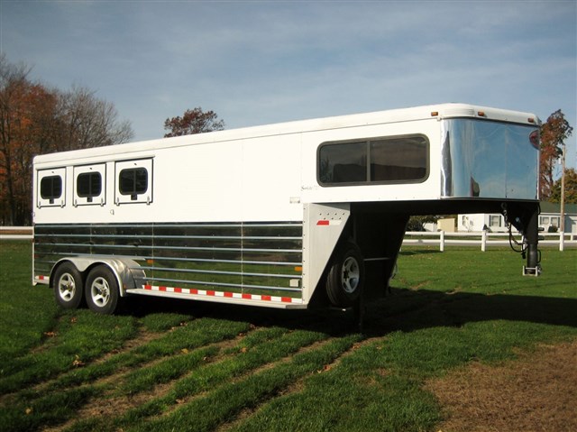 2005 Sundowner Sunlite 727 - 3H with 4' SW Dressing Room