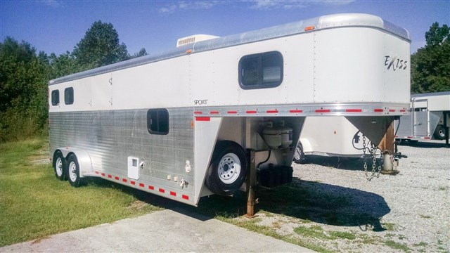 2007 Exiss 2007 Exiss Sport 2 Horse Goose Neck with 10.5' LQ