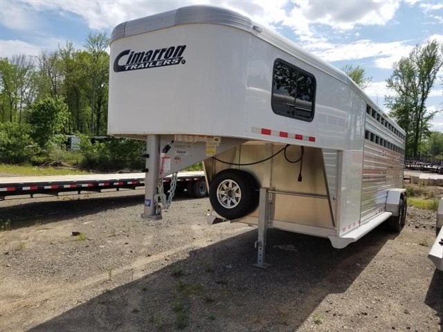 2019 Cimarron 24' LONESTAR STOCK COMBO W/DRESSING/TACK ROOM