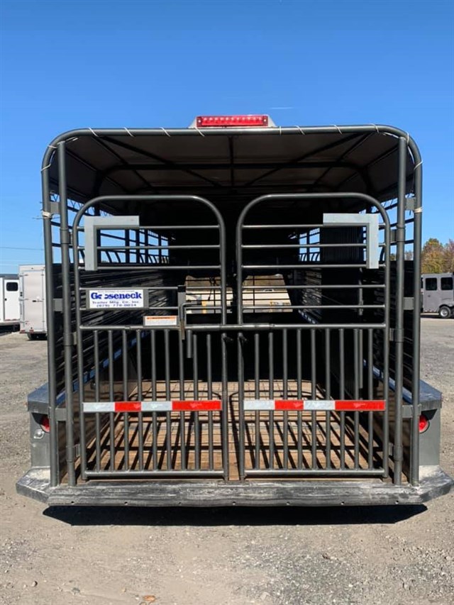 2018 Gooseneck 20' Tarp Top Livestock Trailer