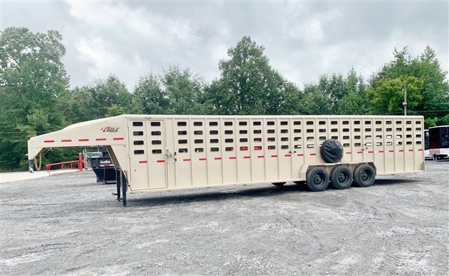 2022 Maxxim Industries Eagle 36' Livestock Trailer - IN STOCK!!