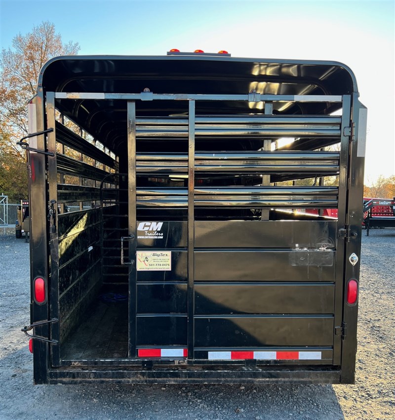 2015 CM 16' Livestock Trailer