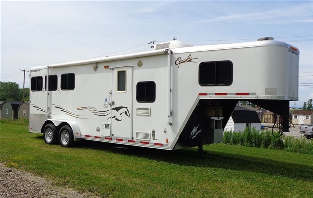 2005 MERHOW EQUILITE 3 HORSE w SLIDE OUT