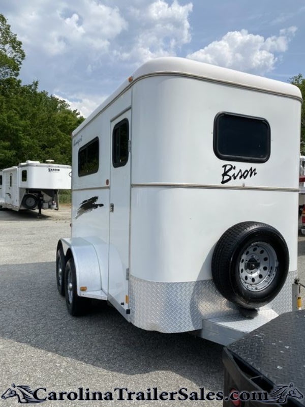 2001 Bison 2H Straight Load, 2 Escape Doors, 1 Owner