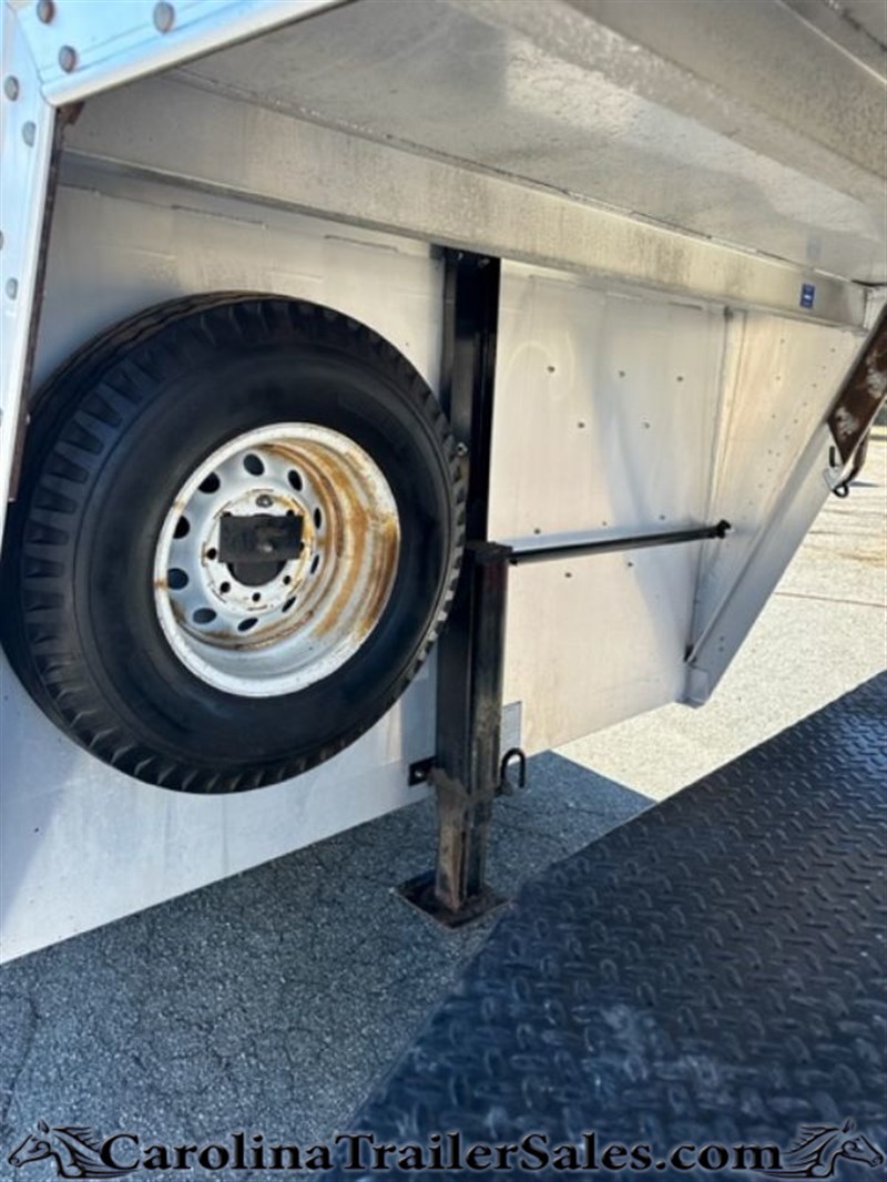 1993 Featherlite 4 Horse, Lightweight, All Aluminum, Slant Dividers