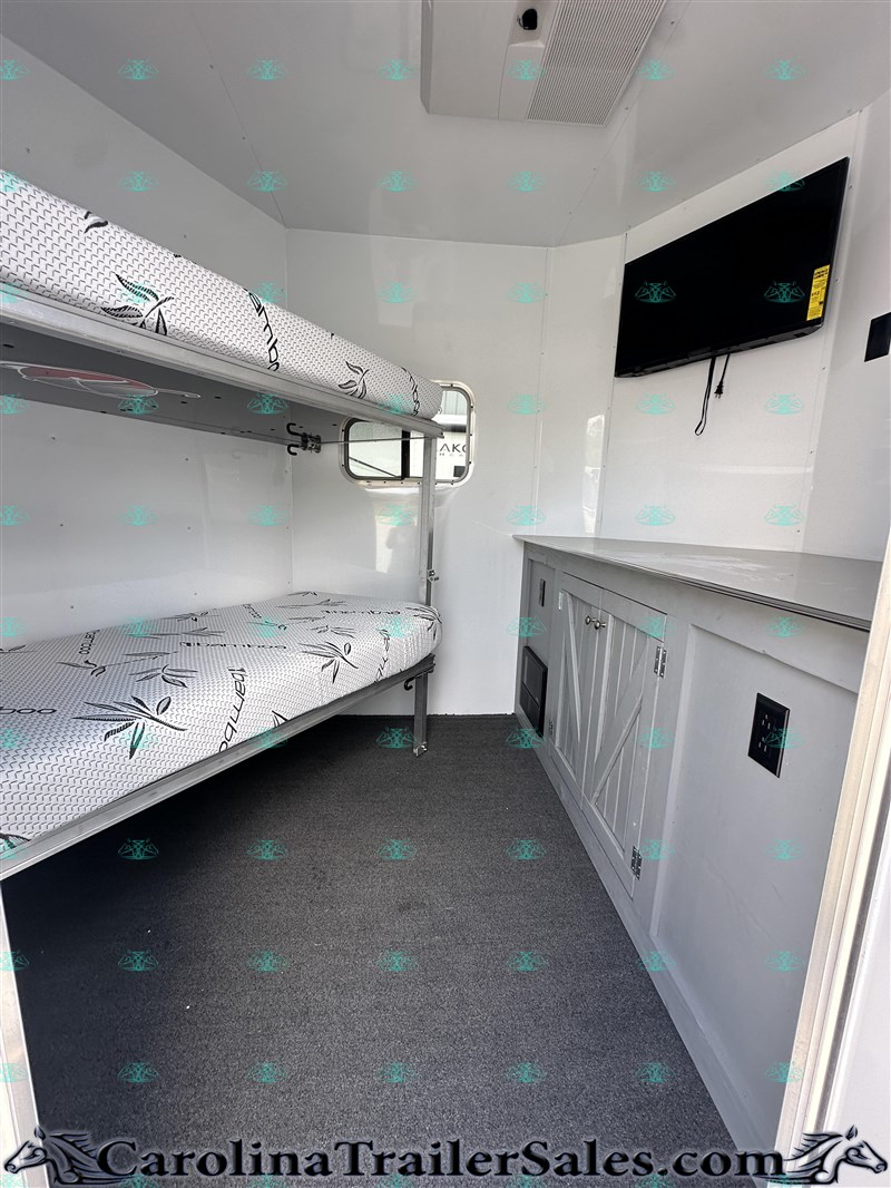 2026 Kiefer 2H BP, 4' Weekender LQ, 2 Bunk CUSTOMIZABLE!