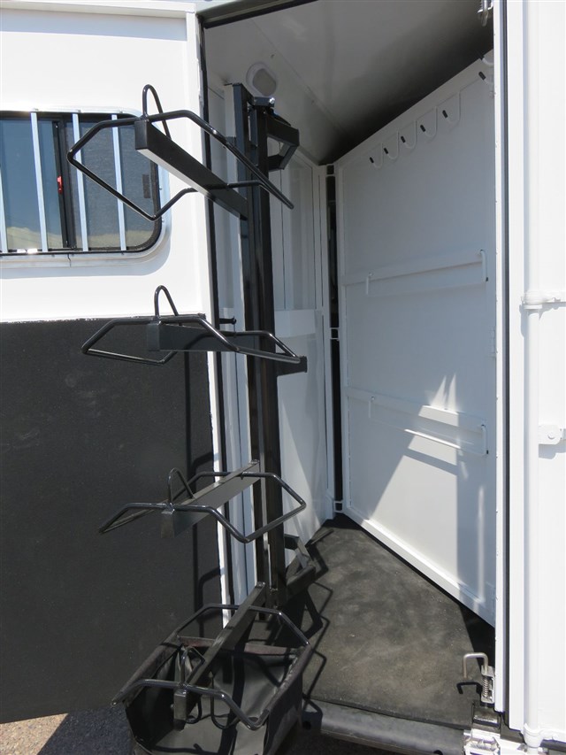 2017 Trails West Sierra II 7'6" Tall 4 Horse w/ Rear Tack BP