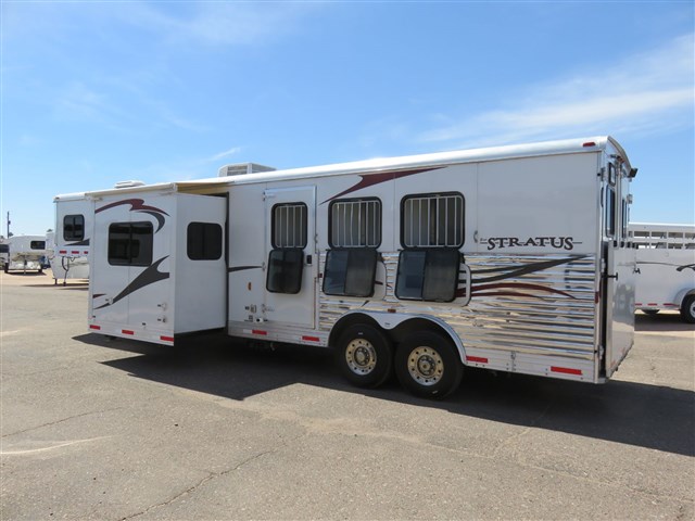 2011 Bison Stratus 12FT SW 3 Horse