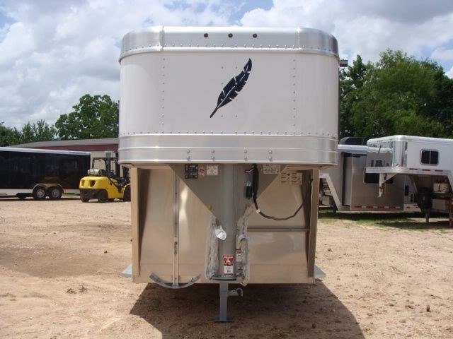 2017 Featherlite 8117 - 20 LIVESTOCK