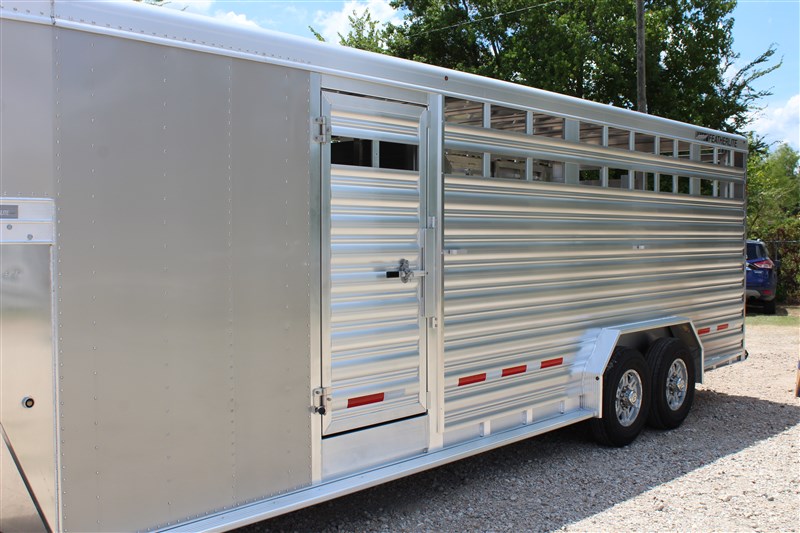 2022 Featherlite 8413 - 24' deck 7'6 wide w' side ramp