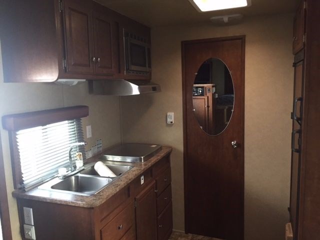 2011 Bison 8410 Stratus Express