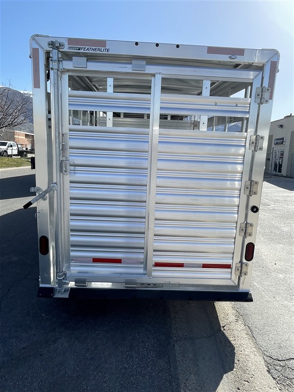 2023 Featherlite 8117-20'