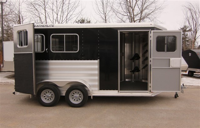 2016 Featherlite 9409-672H 2 Horse Slant Load w/Front Tack Room