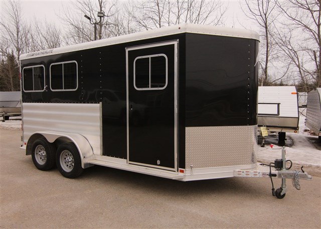 2016 Featherlite 9409-672H 2 Horse Slant Load w/Front Tack Room