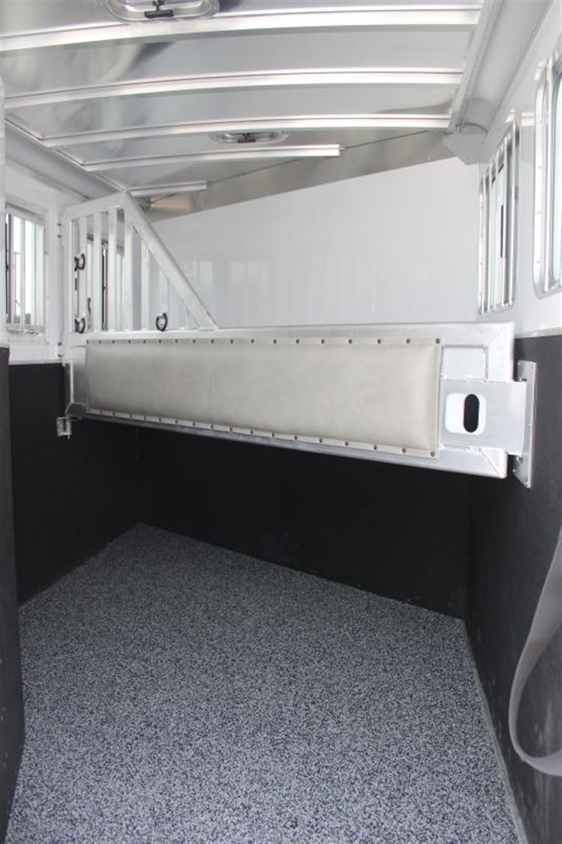 2025 Featherlite 2 Horse Slant Nose Bumper Pull