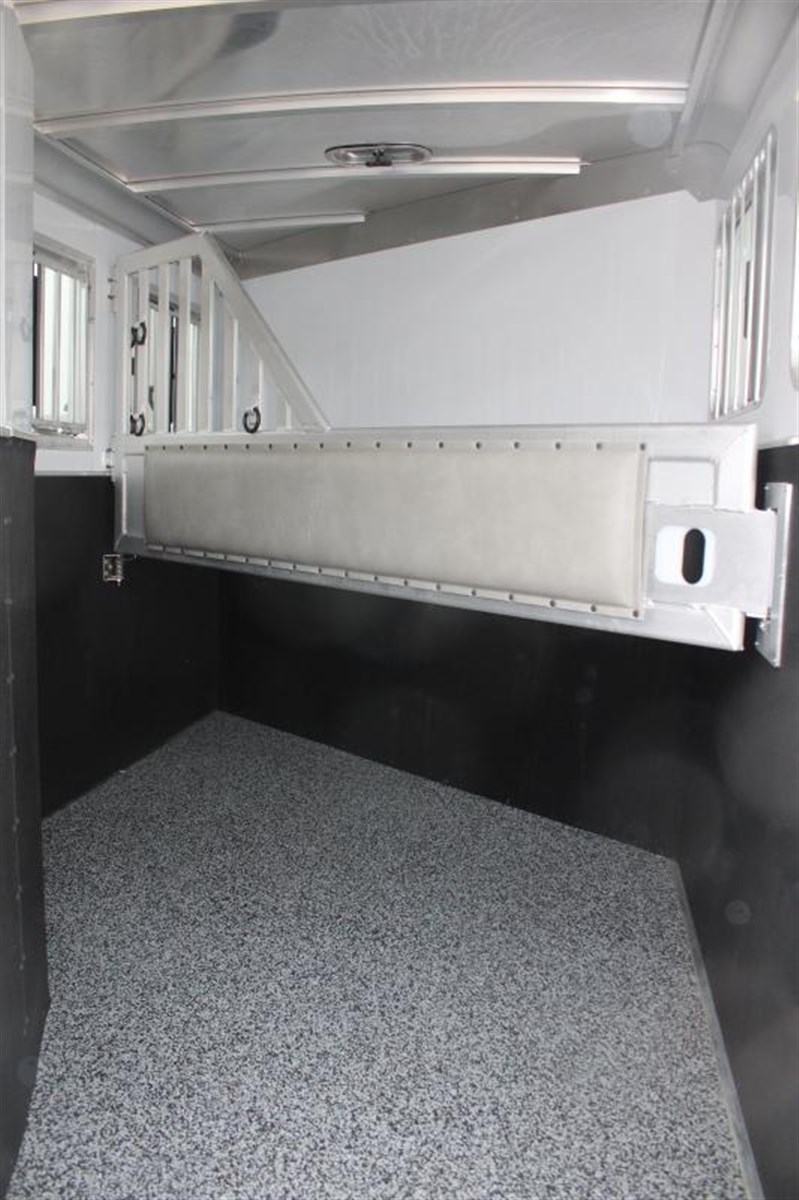 2025 Featherlite 2 Horse Slant Nose Bumper Pull