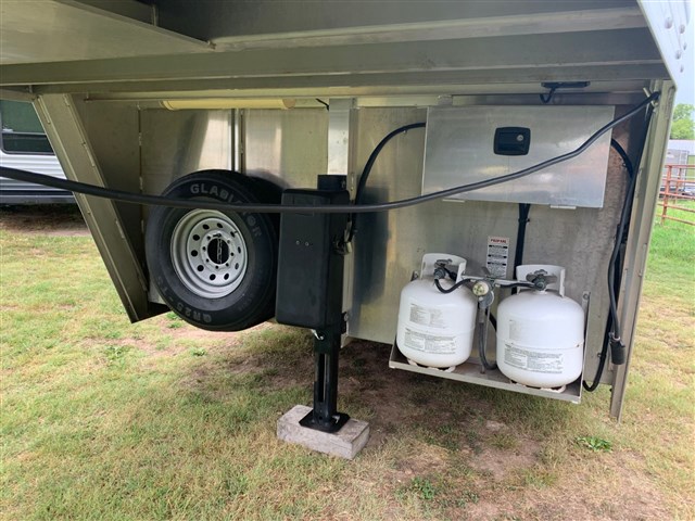 2014 Exiss 8310 LQ, 3H, GENERATOR, HAY RACK, 8' WIDE