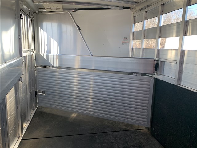 2016 SUNDOWNER 6 HORSE LIKE NEW SUPER SPORT, RAMP, ALL ALUMINUM, STUDWALL,